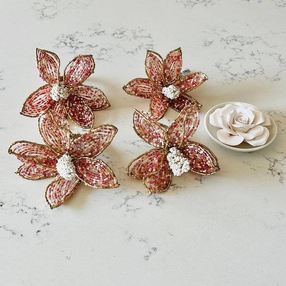Pier 1 | Dining | Pier Beaded Hibiscus Napkin Rings Set | Poshmark